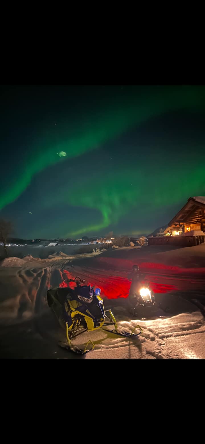Koselig Hytte Ved Vannet - Lapland