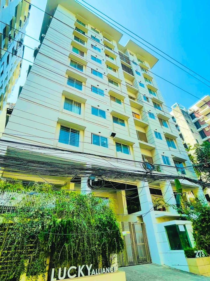 Luxury Apt In Bashundhara Block C Near Evercare - Dhaka