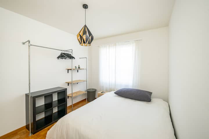 Minimalistisches Zimmer Bern - Bern