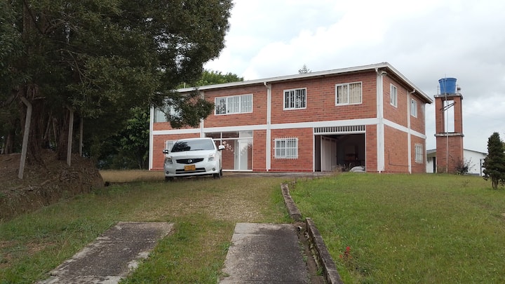 Finca Campestre De 2 Pisos En Guarne - Guarne