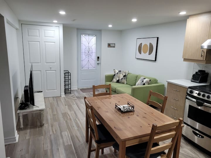 Modern & Bright Longueuil Suite | Private Entry - Longueuil
