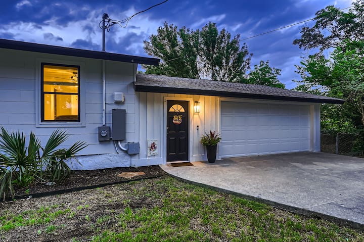 The Galloping Getaway-walk To The Historic Square! - Georgetown, TX