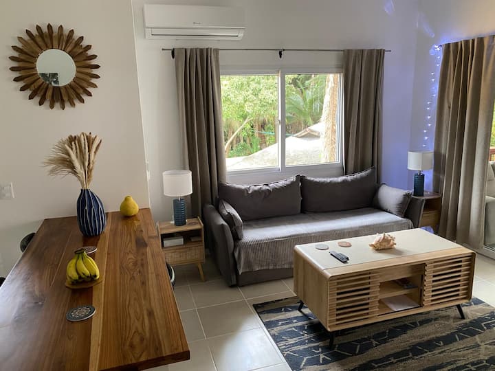 Roatan Garden Premier For 3 Adults - Honduras