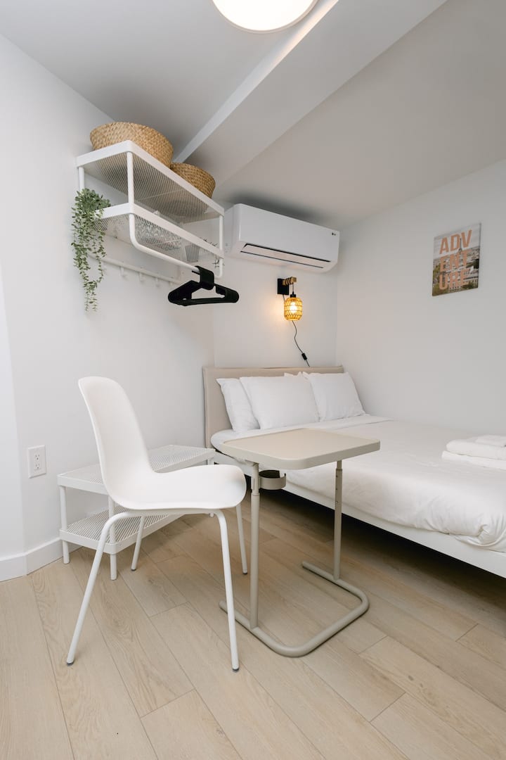 Cozy Downtown Retreat - Halifax