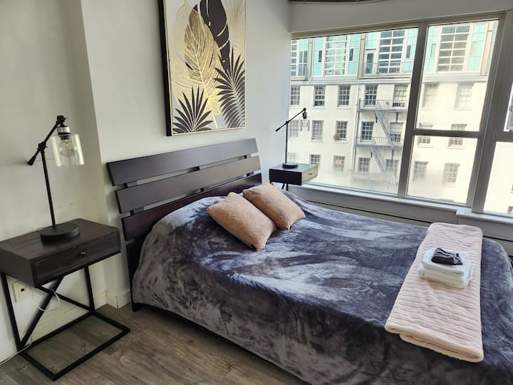 Large Room With Private Bathroom - Vancouver