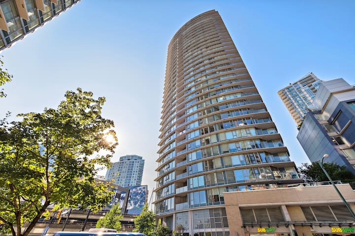 Downtown-2br+2bath+den+office+pk - Vancouver