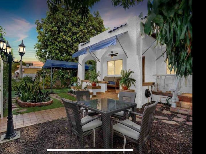Casita Havana Vieja - Miami, FL