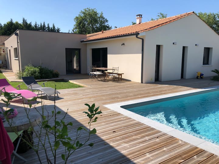 Villa 4 Chambres Avec Piscine, Calme Et Raffinée. - Bègles