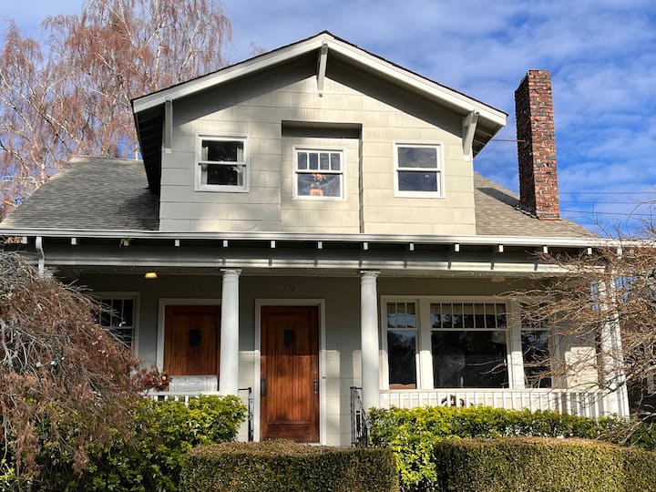 Centrally Located Seattle Duplex - Columbia City - Seattle