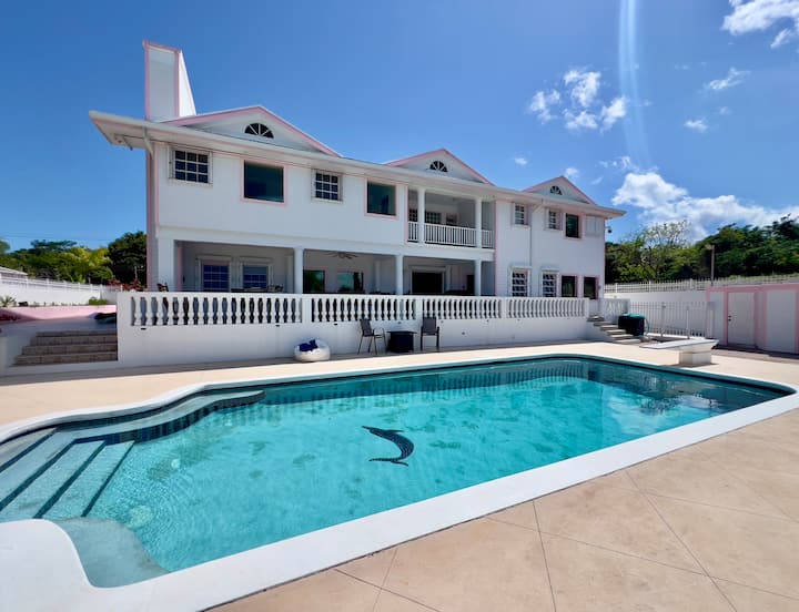 Villa Tequila - 6 Bedrooms Beach House - The Bahamas