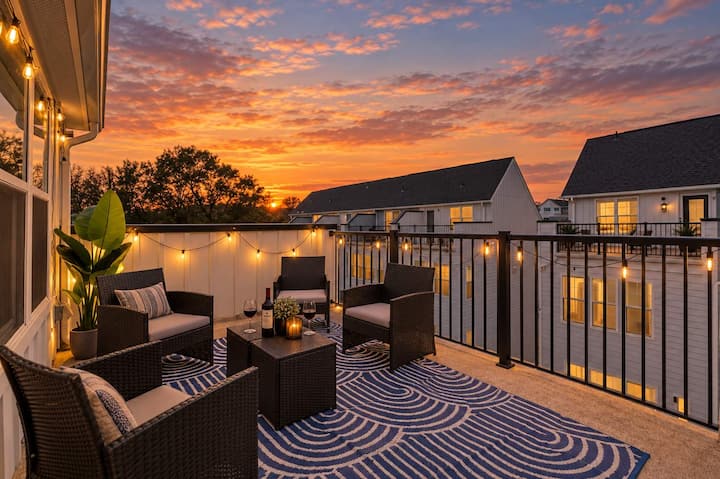 Luxe King 4br Townhouse W/ Rooftopin Uptown Clt! - Charlotte, NC