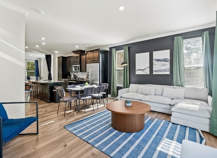 Luxe King 4br Townhouse W/ Rooftop—in Uptown Clt! - Charlotte, NC