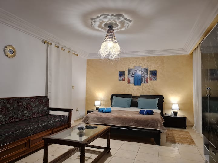 Golden Sand Penthouse - Seaside Escape -Ocean View - Sousse