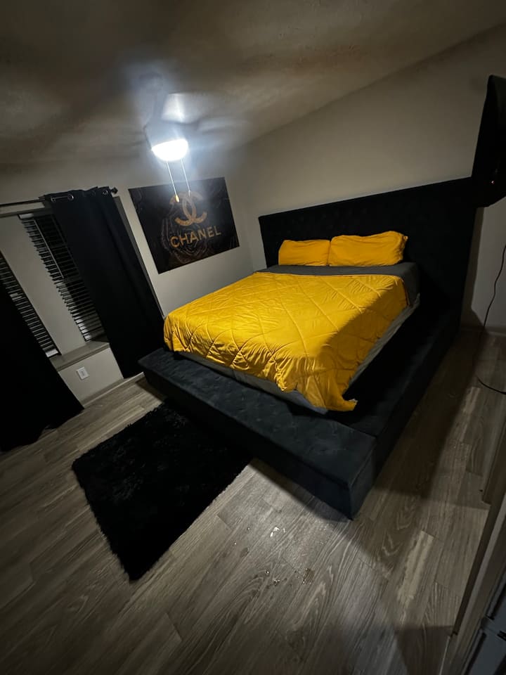 Truist Park Bungalow - Smyrna, GA