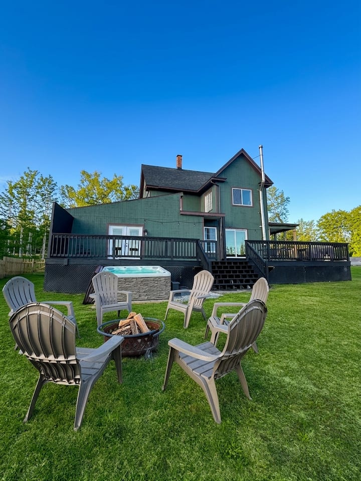 Mountain Retreat • Hot Tub & Fire Pit • 2 Min Town - Hunter Mountain, NY