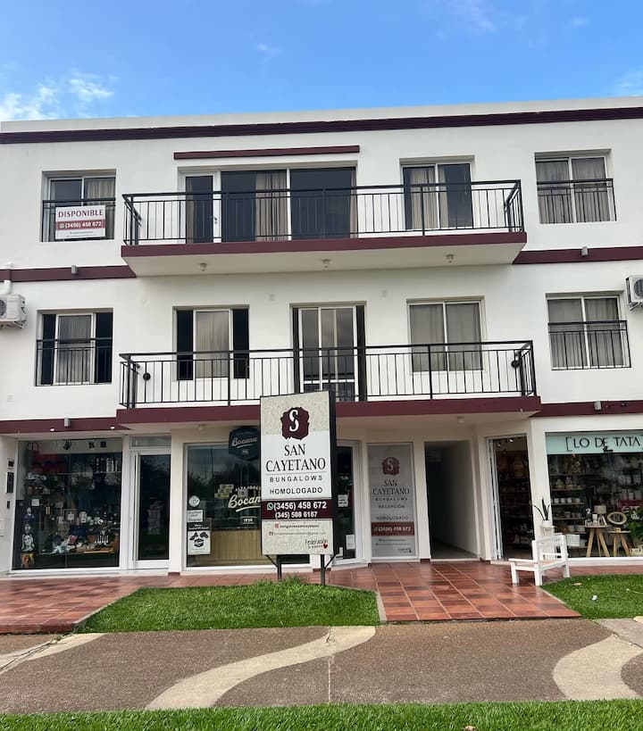 San Cayetano, Frente A Termas
De A 2 A 5 Personas - Artigas Department