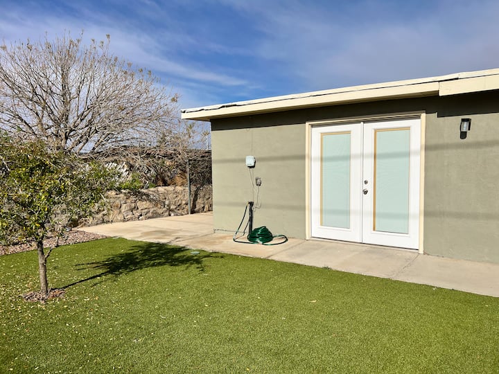 Eastside Hideaway -Cactus Suite - El Paso