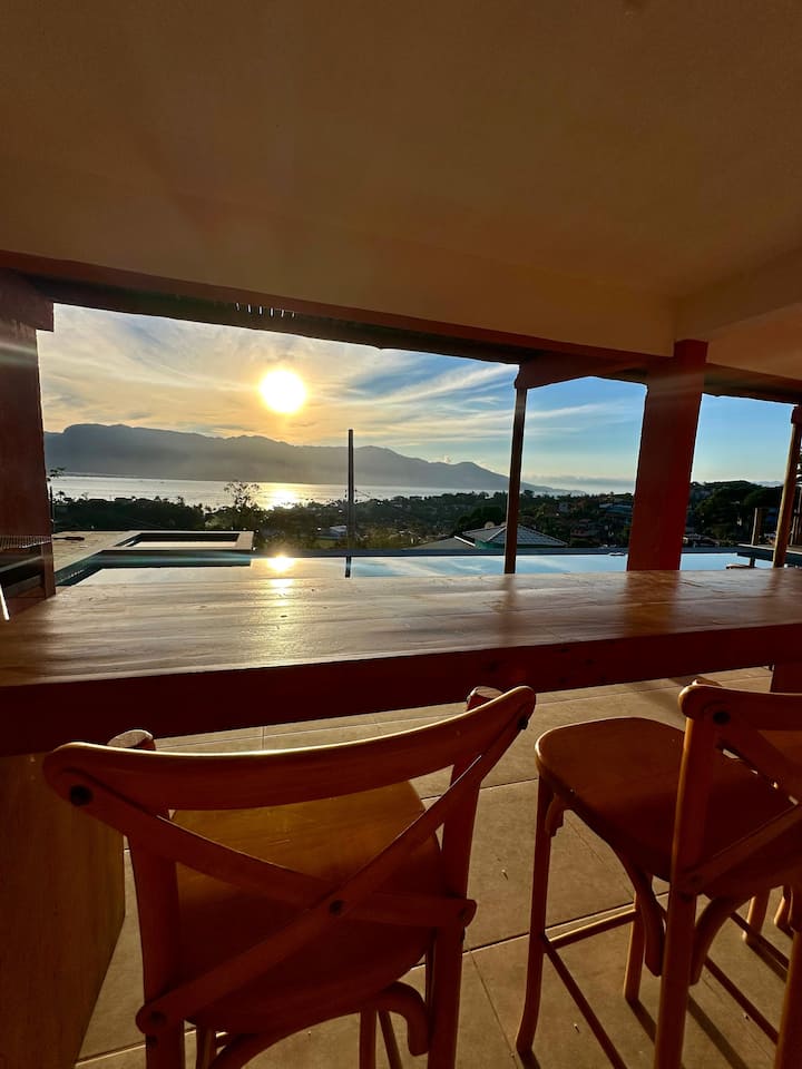 Jacuzzi E Piscina Borda Infinita • Vista Incrível - Ilhabela