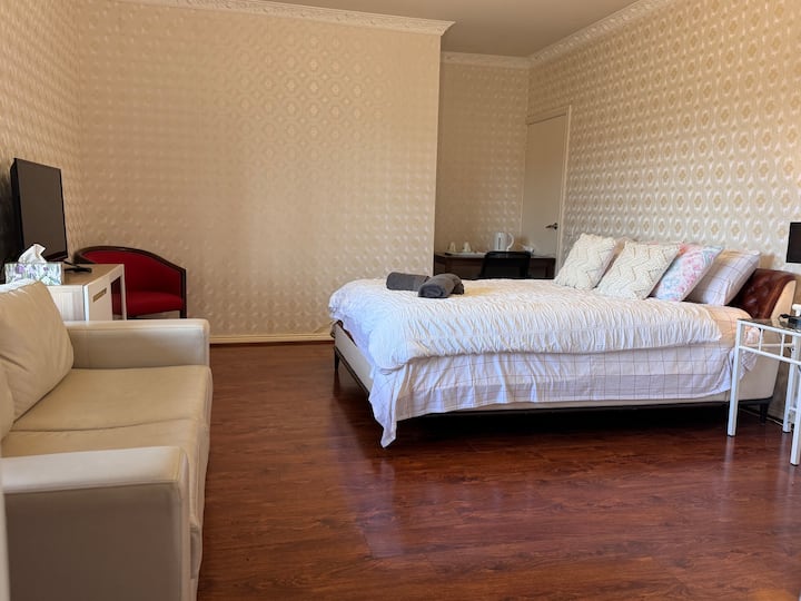 Country With View - Lara