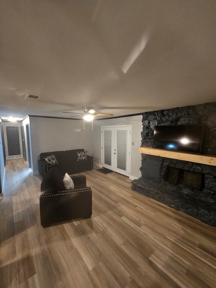 Hidden Creekside Retreat - Mesquite, TX