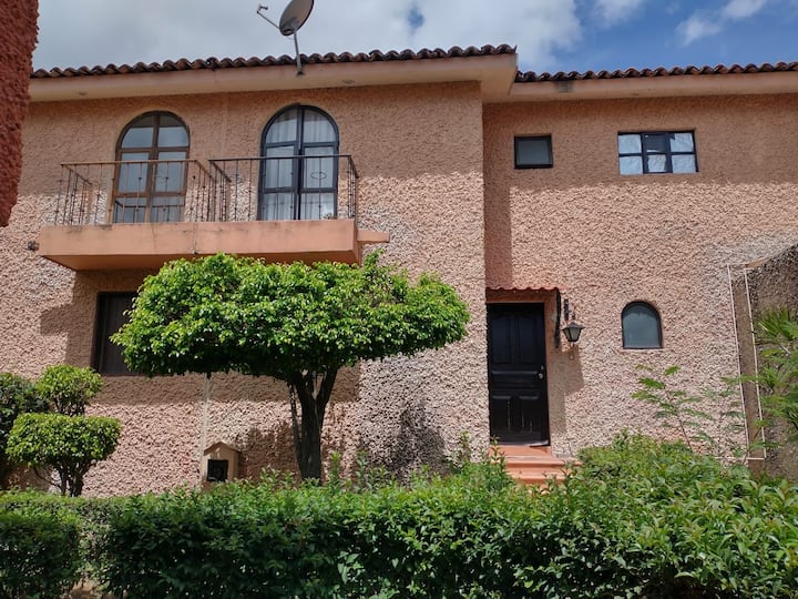 Bonita Casa En El Pueblito - León, Mexico