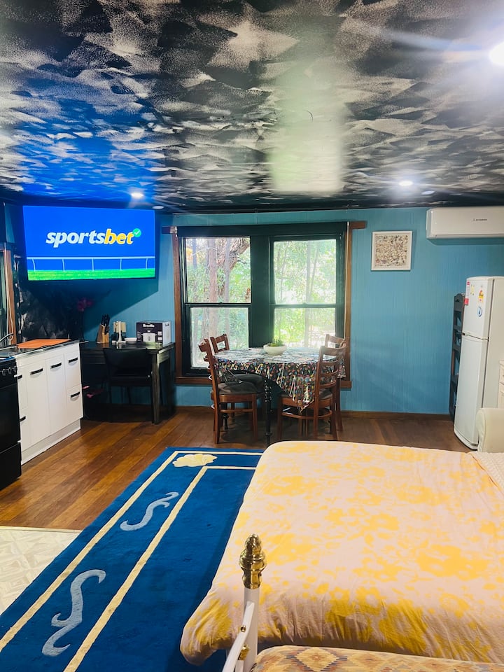 Bungalow Surrounded By Nature - Bendigo