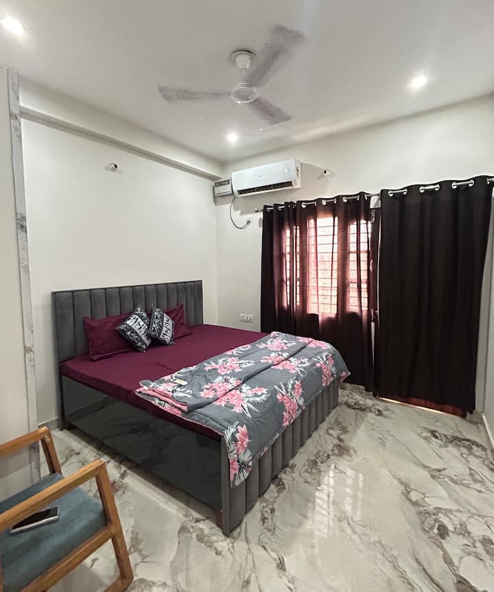 2bhk Cossy Flat Near Ganges - Rishikesh