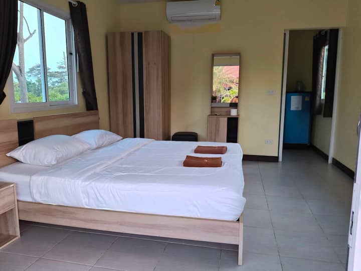 B4. Bangalow At Siriporn Resort - Ko Chang