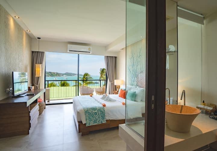 Sea View Deluxe King With Balcony - Phuket