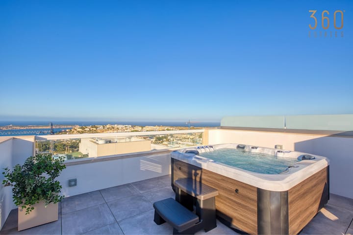 Steps From Ghadira Bay 2br | Jacuzzi Penthouse - Malta