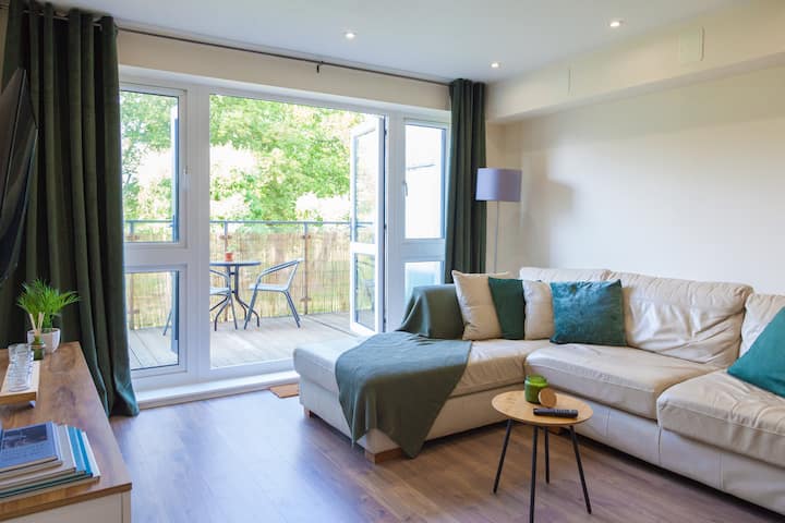 30% Off Long Stays | Free Parking | Balcony View - High Wycombe