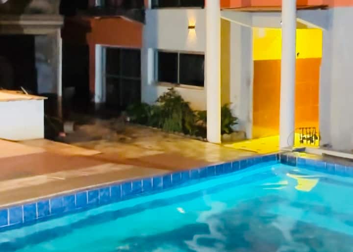 Lumineux, Luxueux, Propre - Cameroon