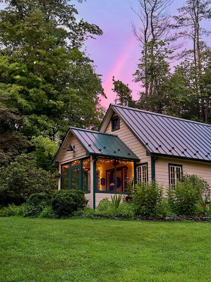 Little Chapel On High Falls, A Cozy, Campy Retreat - Catskill, NY