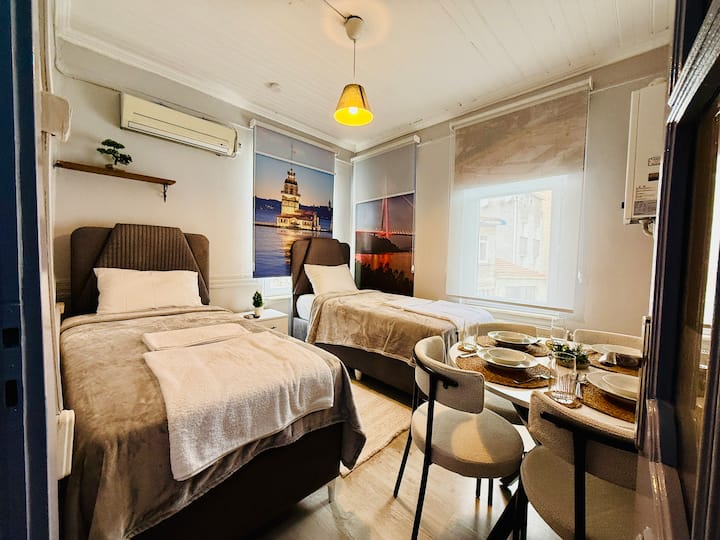 Cozy Yellow Home 3- Wi̇-fi- A/c - İstanbul