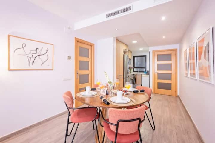 Great 6-bedroom Group Flat Close Plaza España 15pp - Barcelona