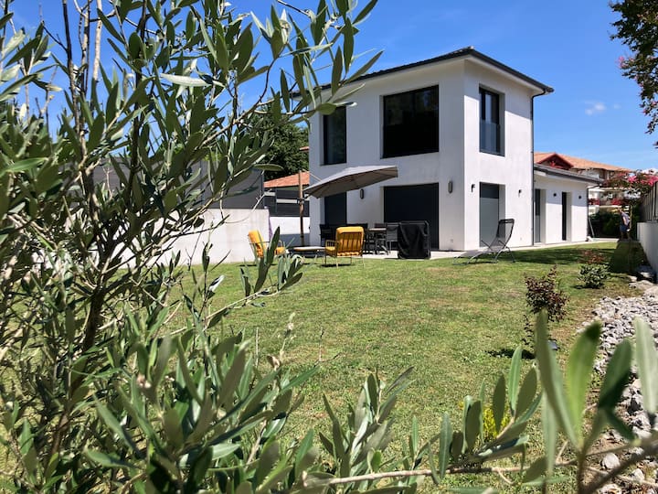 Maison à La Décoration Soignée - Boucau