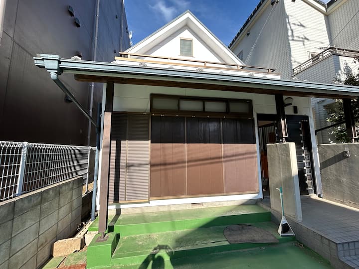 114㎡の戸建貸し切り。駐車場2台付。「時の鐘」「スタバ」まで徒歩3分の好立地。 - Kawagoe