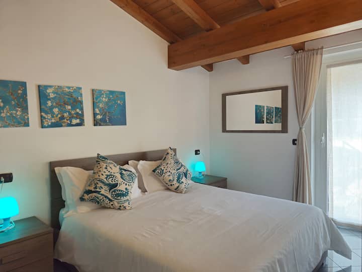 Romantic Stay @Maisonnette Attic - Abbadia Lariana
