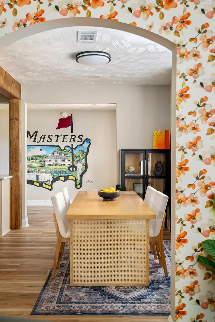 Pink Dogwood | 1.4 Miles From Augusta National - Augusta, GA