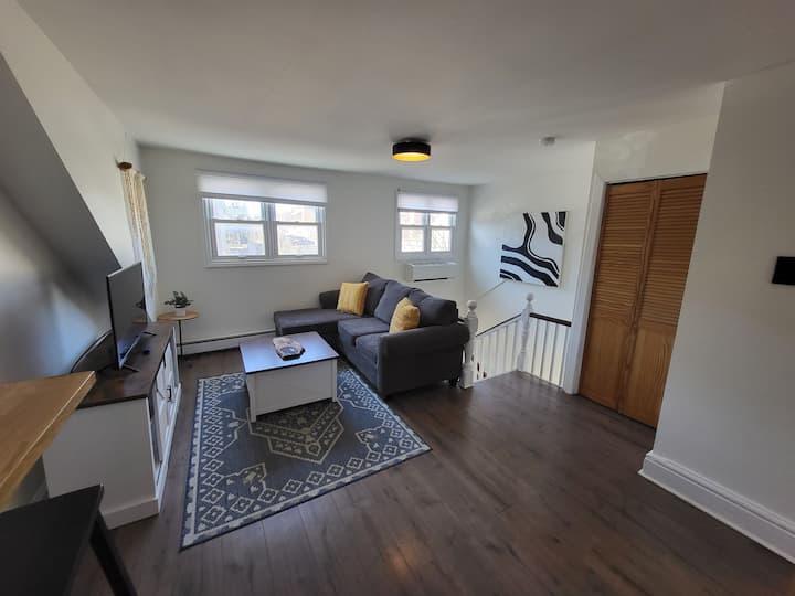 Heritage 2 Bedroom Plus Den In Downtown Kingston - Kingston, Canadá