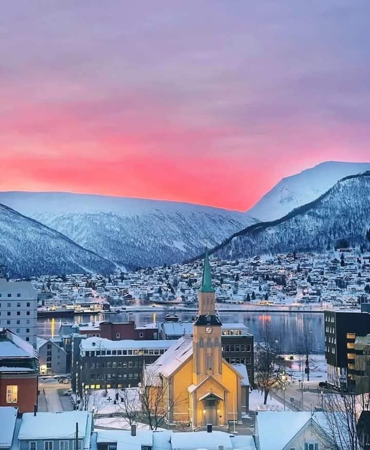 Central Tromsø Apartment In A Quiet Location - Tromsø