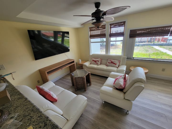 Luxurious Waterfront Home - Jacksonville, FL