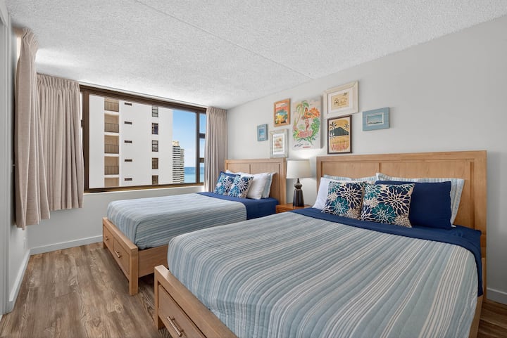 Brand New Waikiki Ocean View Condo W/free Parking - Honolulu, HI