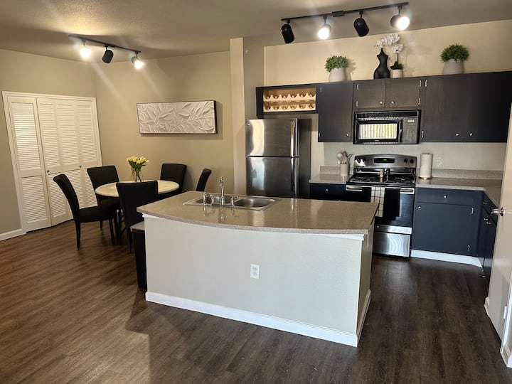 Spacious, Modern & Cozy Apt Home 737 - Pflugerville, TX