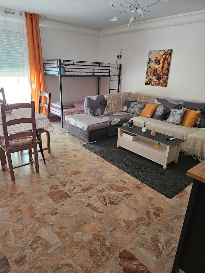 Bas De Villa Cosy, Nature Près D’avignon. - Sauveterre