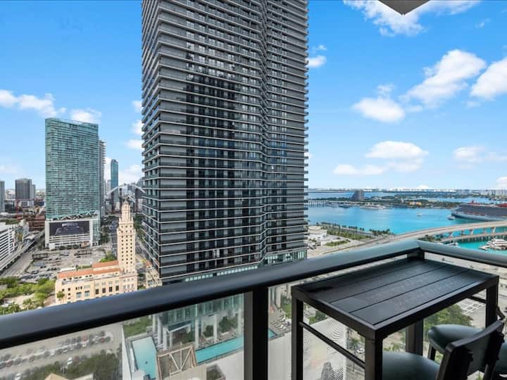 City Lights • Downtown Brickell • Heated Pool - Miami