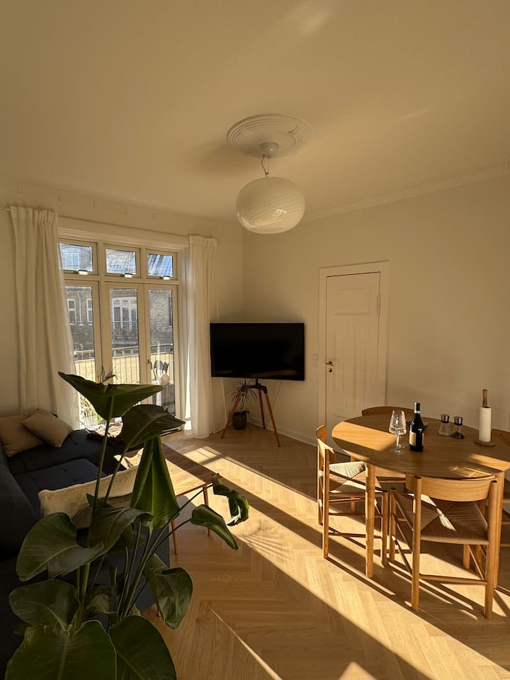Stylish Apartment | Prime Location | Sunny Balcony - Kopenhagen