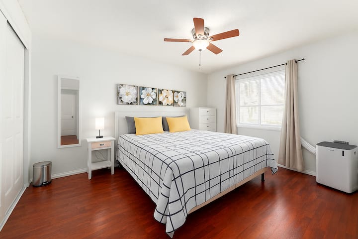 #2 Extended Stay 1br • King Bed • Parking • W/d - Downey, CA