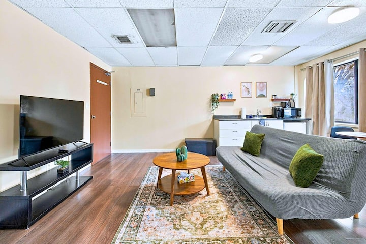 Modern Condo Near Chinatown Close To Little Italy - Ottawa
