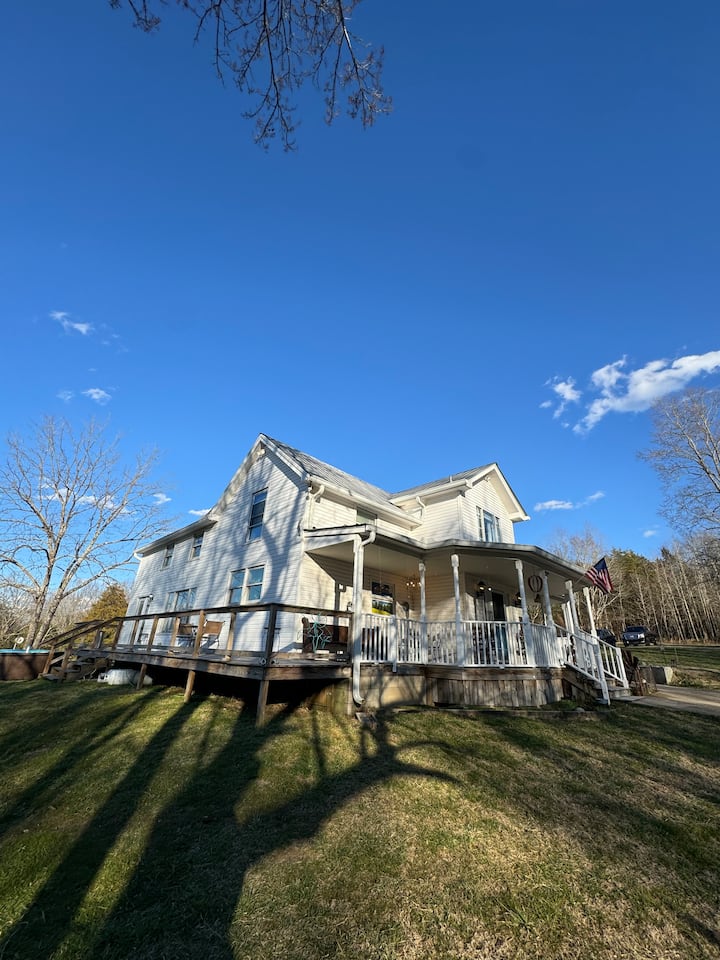 Pine Hill Farmhouse - Montgomery Bell State Park, Burns